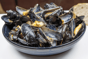 How to clean and debeard mussels in 3 easy steps
